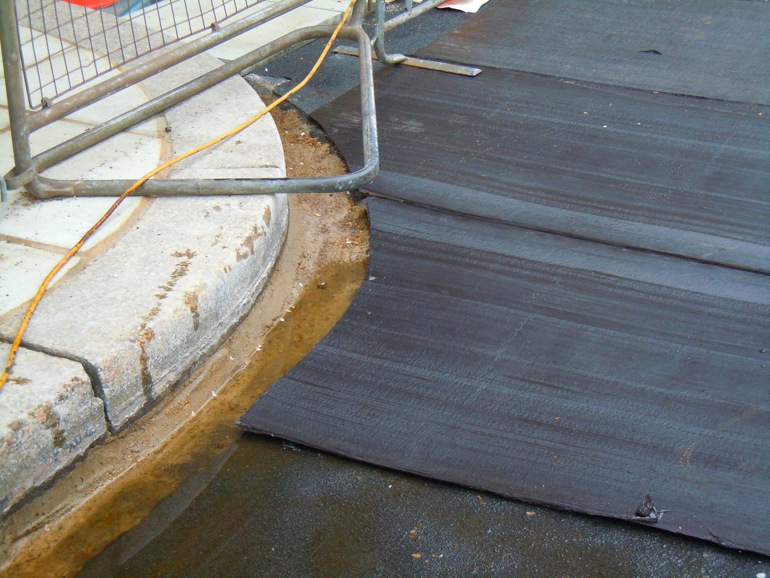 Bituminus Protection board cut t shape - Wallbarn