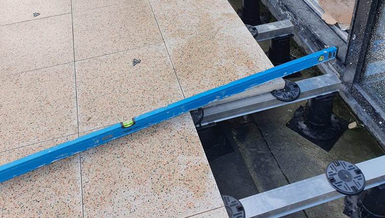 Mega-Balance-pedestal-and-rail-raft-substructure-1 - Wallbarn